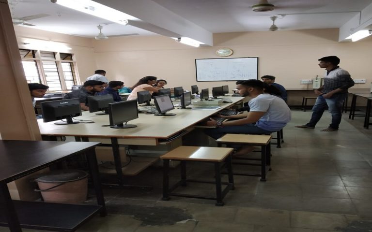 Computer Labs – PVG's College of Science & Commerce
